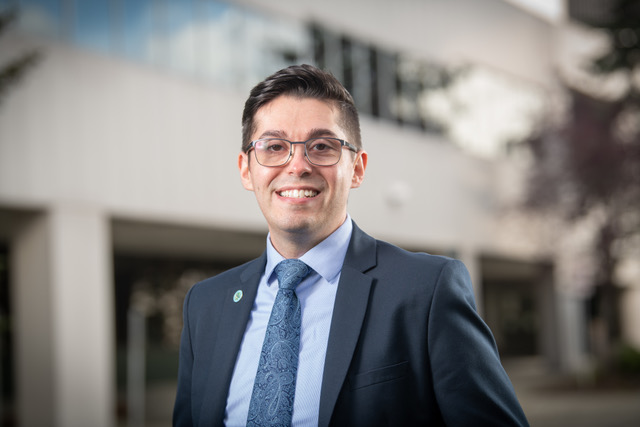 Alum Ethan Snyder is Director of Academic Resources and Diversity • Law ...